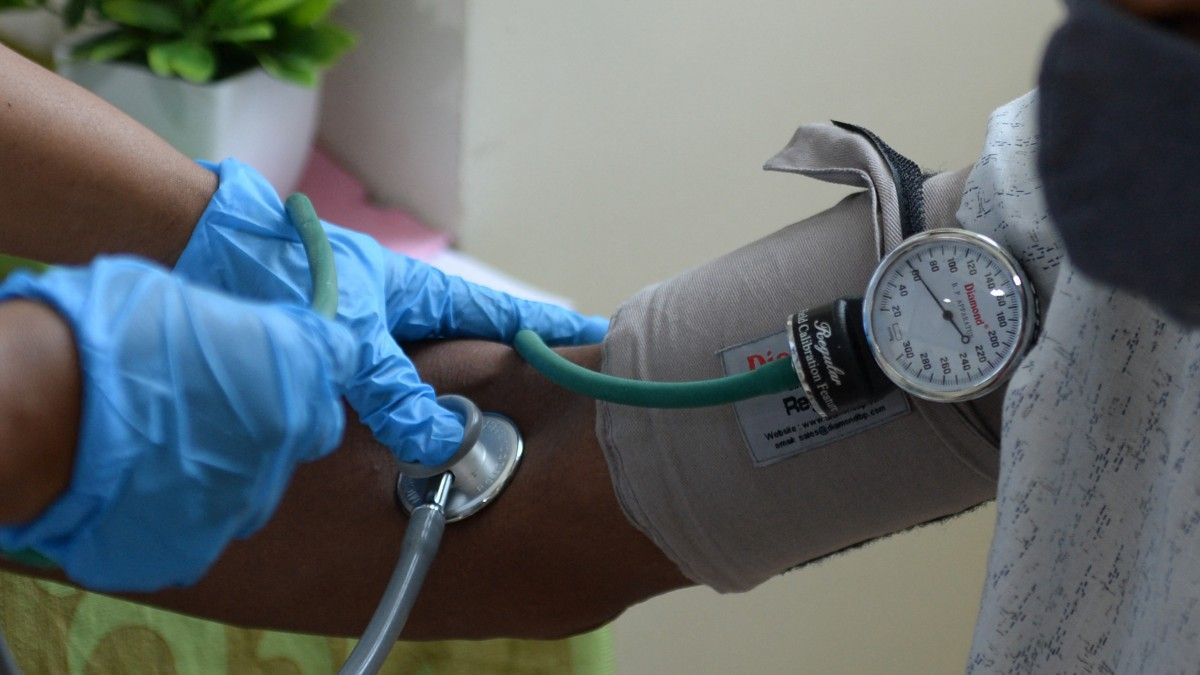 Hipotensión: síntomas y factores de riesgo de la baja presión arterial ...