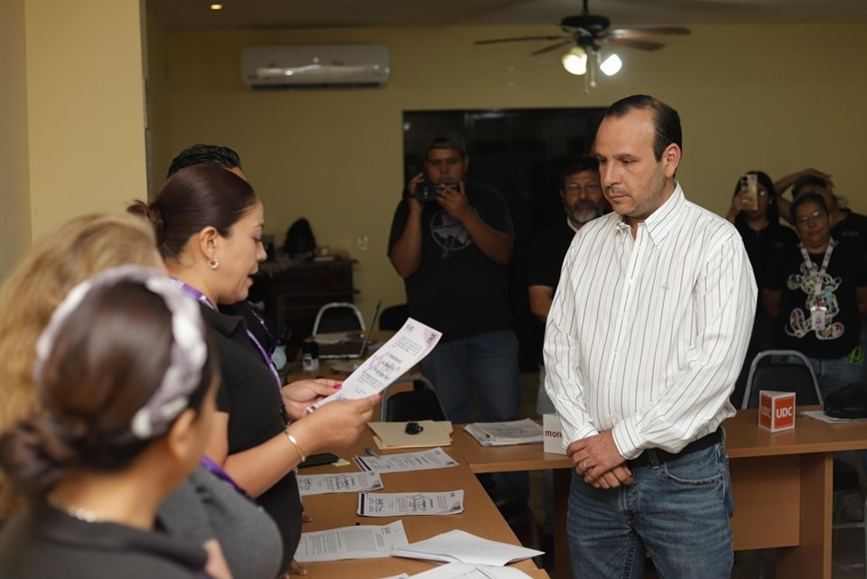 Recibe Fernando Orozco Lara constancia de mayoría que lo acredita como Alcalde electo - La ...